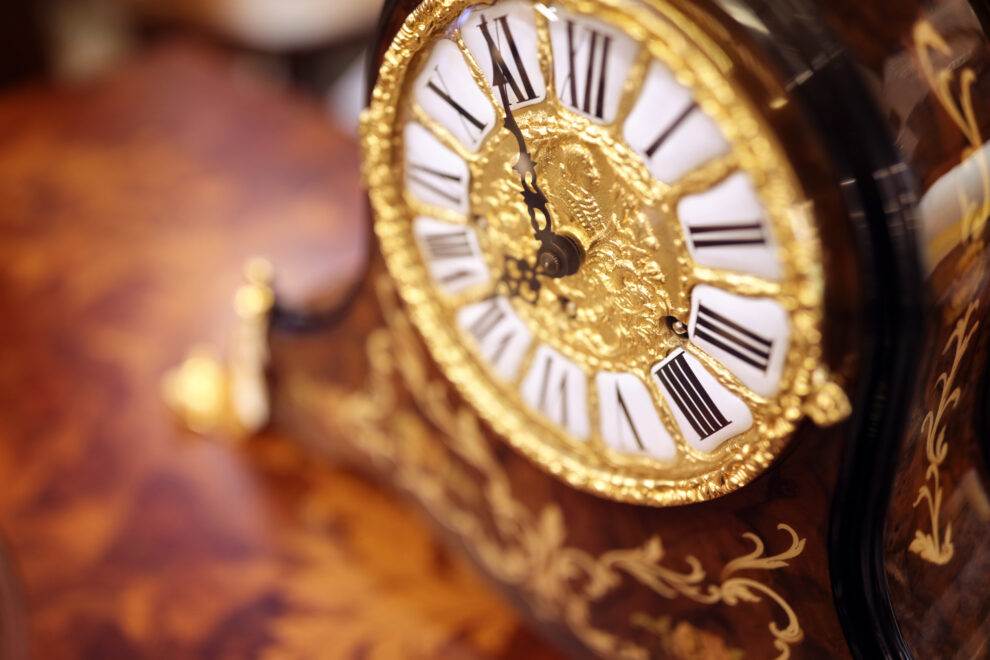 How To Fix A Broken Clock Spring | The Step By Step Guide